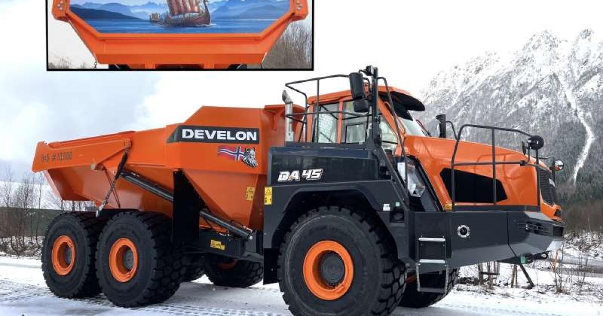 The first machine in Develon colours in Europe | Agg-Net